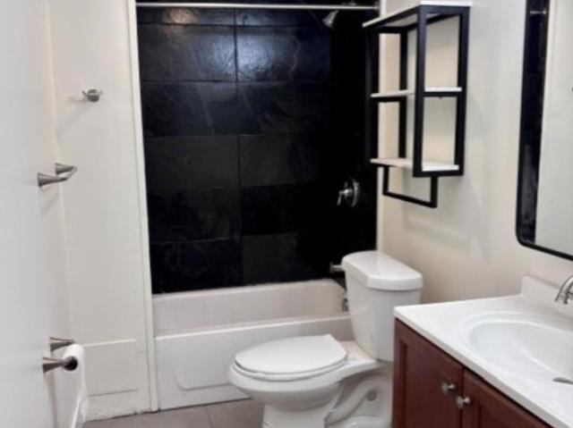 2 Br, 1 bath, Apartment 16808 Madison Avenue