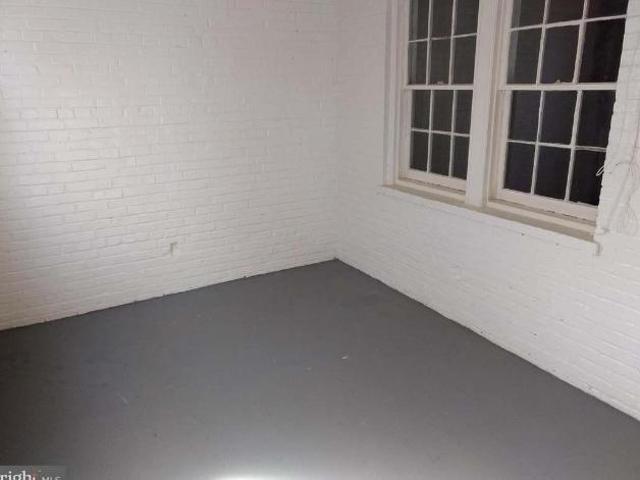 2 Br, 1 bath, Apartment 169 36th Street Northeast