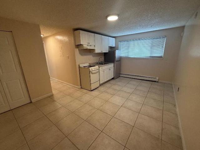 2 Br, 1 bath, Apartment 1610 Boston Street