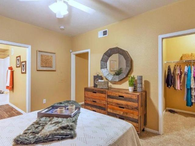 2 Br, 1 bath, Apartment 1616 W Germann Rd