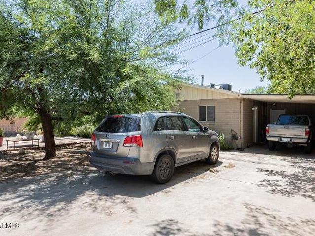 2 Br, 1 bath, Apartment 1721 E Sheridan Street