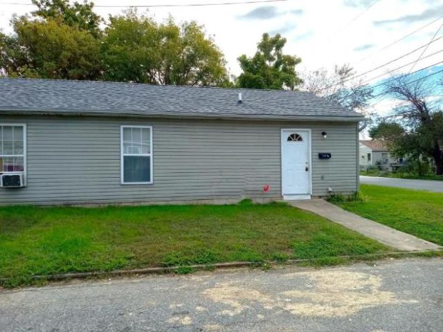 2 Br, 1 bath, Apartment 173 Hollingsworth Manor
