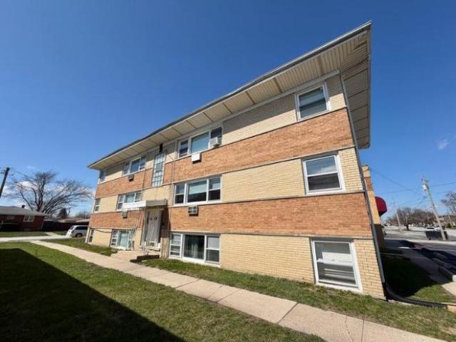 2 Br, 1 bath, Apartment 18440 Torrence Ave
