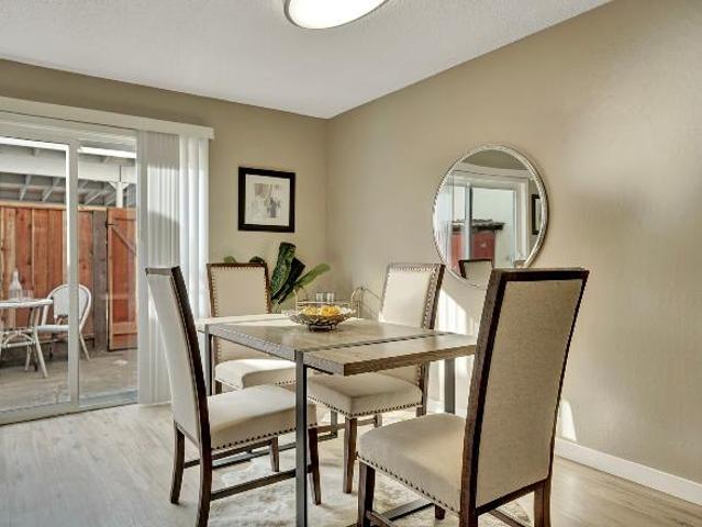 2 Br, 1 bath, Apartment 1880 Parkside Drive