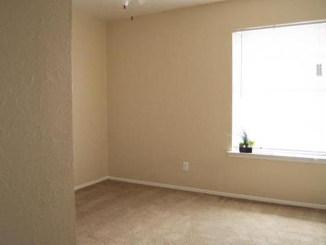 2 Br, 1 bath, Apartment 1808 S Las Vegas Trail