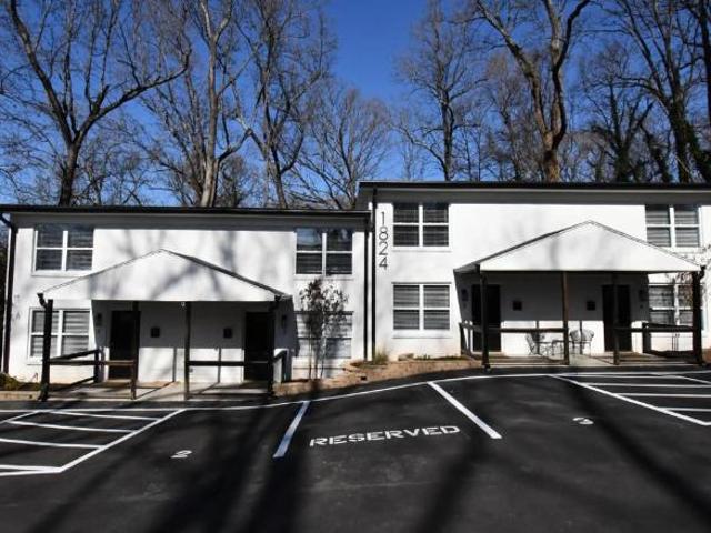 2 Br, 1 bath, Apartment 1824 N Mcdowell St
