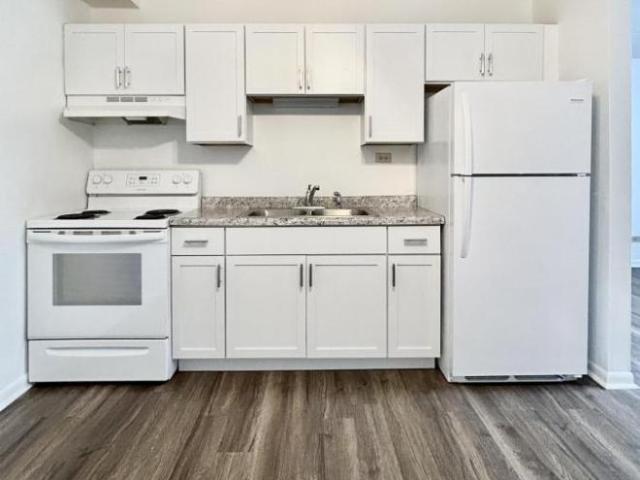 2 Br, 1 bath, Apartment 1825 Austin Avenue