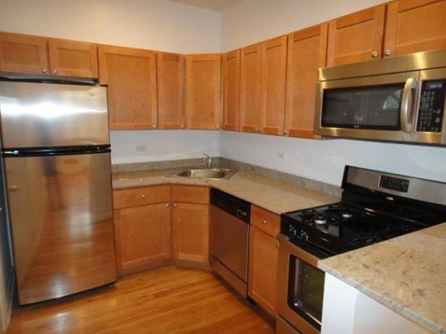 2 Br, 1 bath, Apartment 1828 W Lawrence Ave