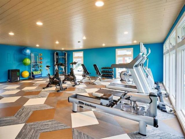 2 Br, 1 bath, Apartment 18380 NW Heritage Pwky