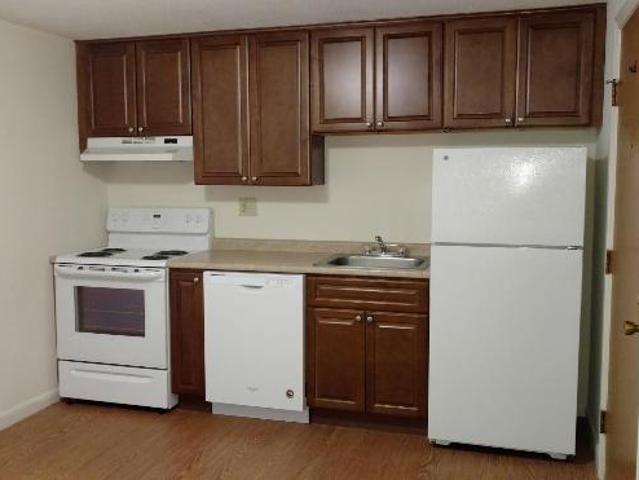 2 Br, 1 bath, Apartment 18 East Meadow Lane