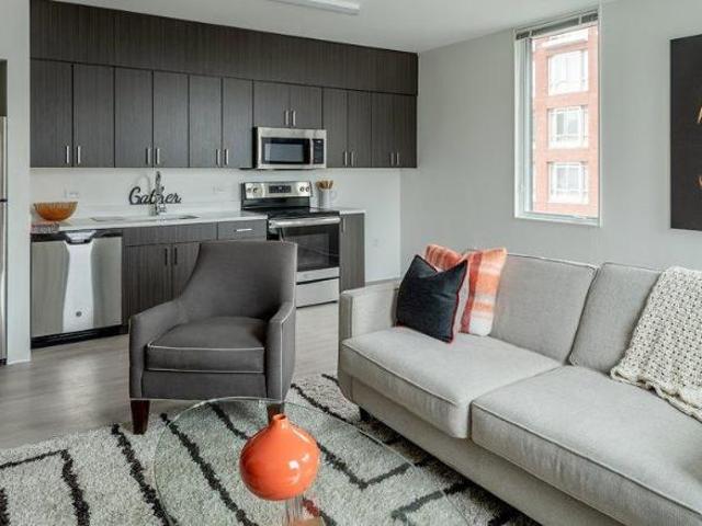 2 Br, 1 bath, Apartment 1943 Dorchester Avenue