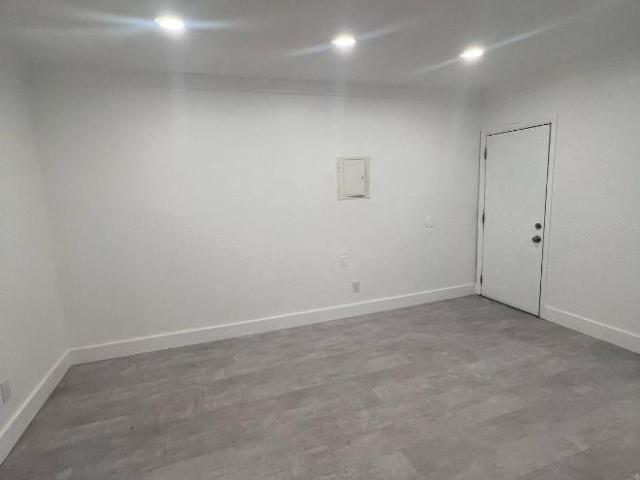 2 Br, 1 bath, Apartment 1949 Ne 172nd St