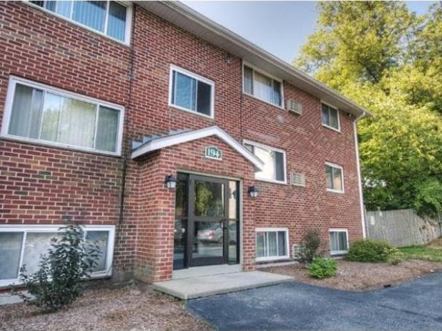 2 Br, 1 bath, Apartment 194 Cohasset Street