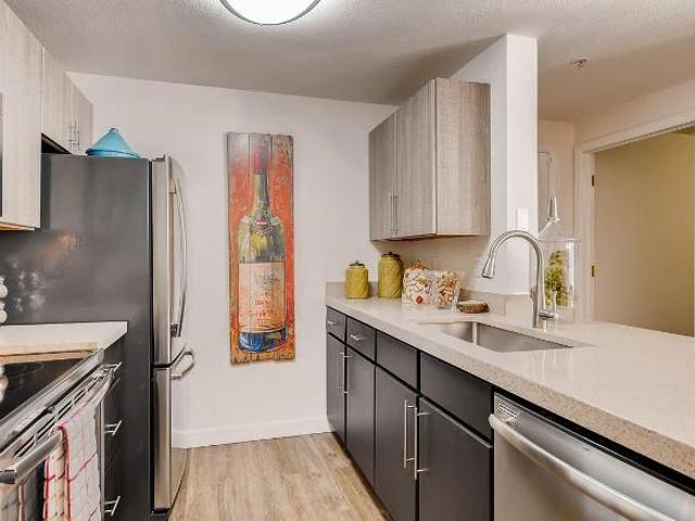2 Br, 1 bath, Apartment 19600 Clubhouse Drive