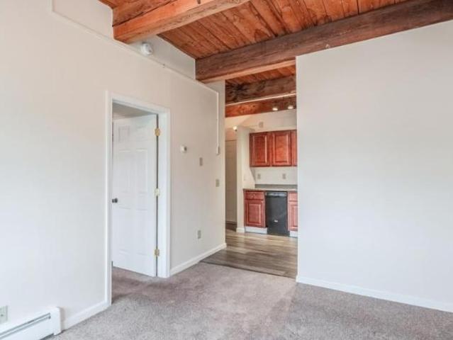 2 Br, 1 bath, Apartment 196 Penobscot St