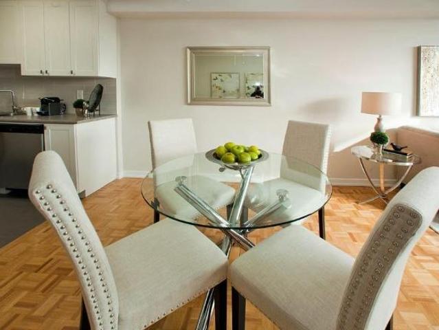 2 Br, 1 bath, Apartment 190 Clark Blvd