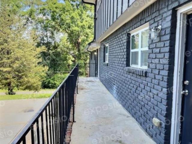 2 Br, 1 bath, Apartment 1910 Center Ave