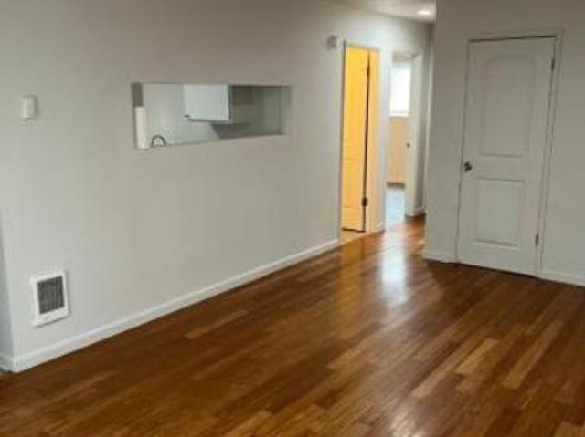 2 Br, 1 bath, Apartment 1917 33rd Avenue
