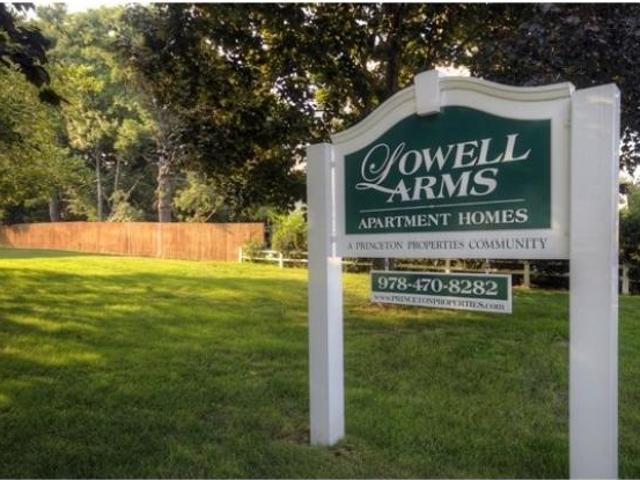 2 Br, 1 bath, Apartment 193 Lowell St