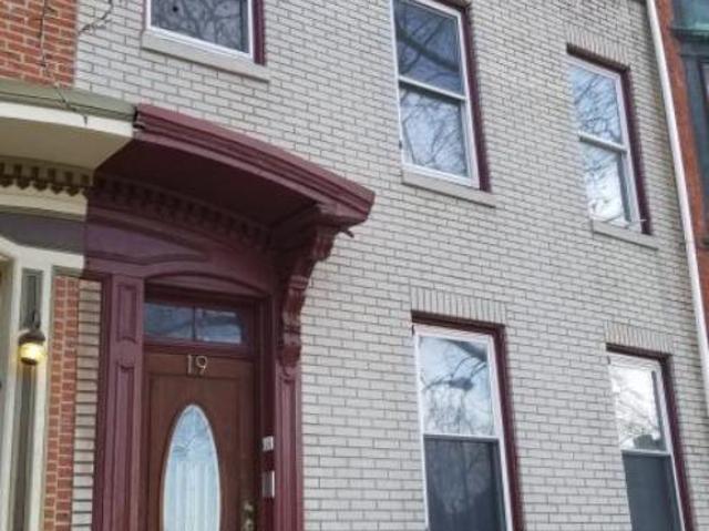 2 Br, 1 bath, Apartment 19 S 11th St