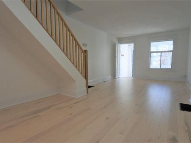 2 Br, 1 bath, Apartment 19A Hiawatha Road