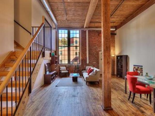 2 Br, 1 bath, Apartment 1 Pleasant St