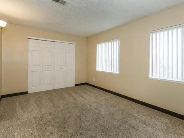 3 Br, 1 bath, Apartment 2041 Southgate Road