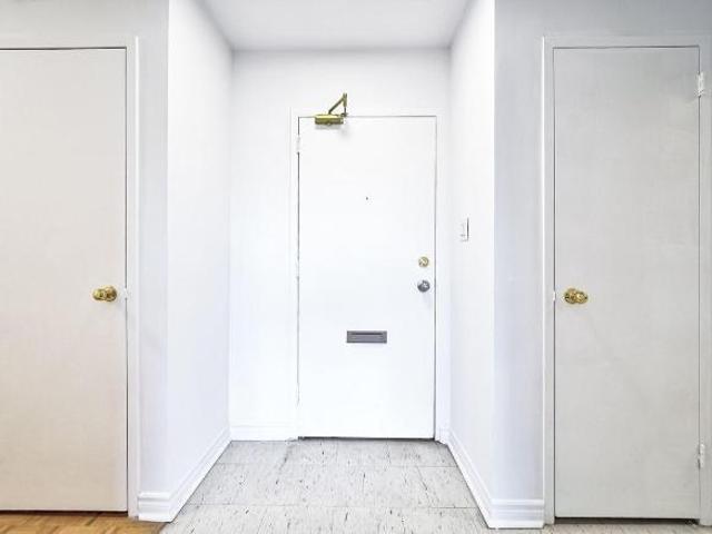 2 Br, 1 bath, Apartment 2000 Sheppard Avenue West
