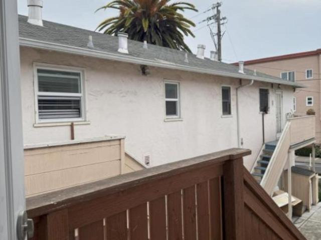 2 Br, 1 bath, Apartment 2006 Channing Way
