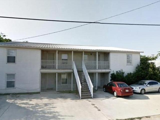 2 Br, 1 bath, Apartment 200 Howell St