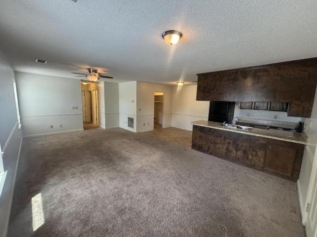 2 Br, 1 bath, Apartment 2013 2nd Loop Rd