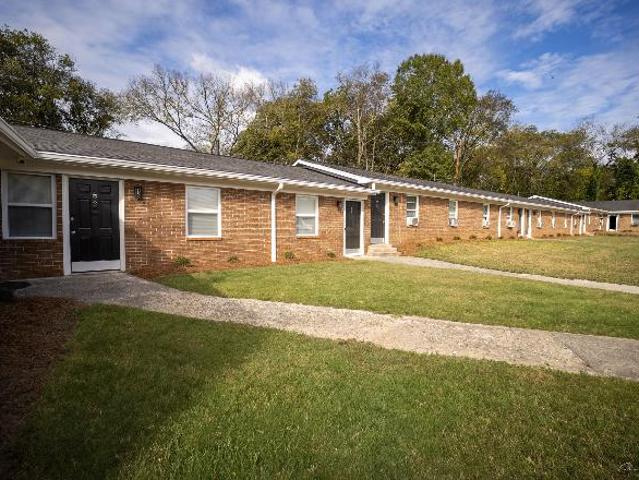 2 Br, 1 bath, Apartment 201 E 13th Street