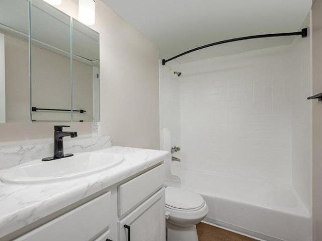 2 Br, 1 bath, Apartment 2029 Cll Lorca