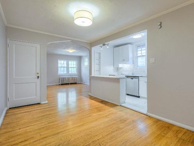 2 Br, 1 bath, Apartment 20 Acacia Road