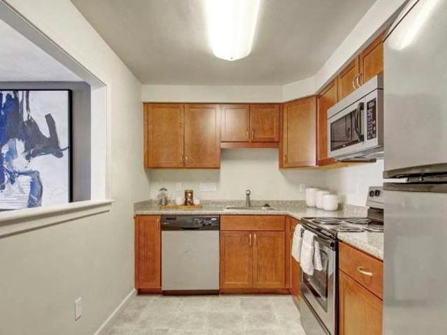 2 Br, 1 bath, Apartment 20 Middlesex Circle