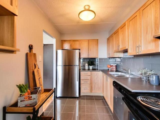 2 Br, 1 bath, Apartment 2150 Bromsgrove Rd
