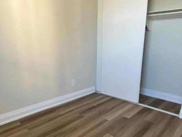 2 Br, 1 bath, Apartment 2150 Roche Court