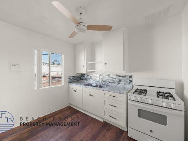 2 Br, 1 bath, Apartment 211 W G St