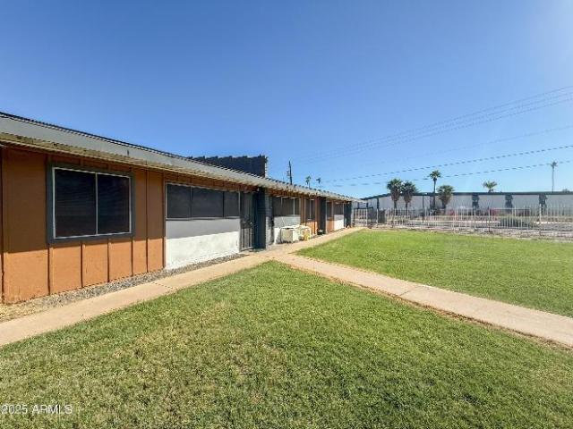 2 Br, 1 bath, Apartment 2123 West Devonshire Avenue