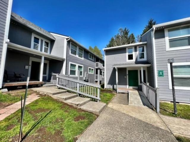 2 Br, 1 bath, Apartment 2127 12th Street
