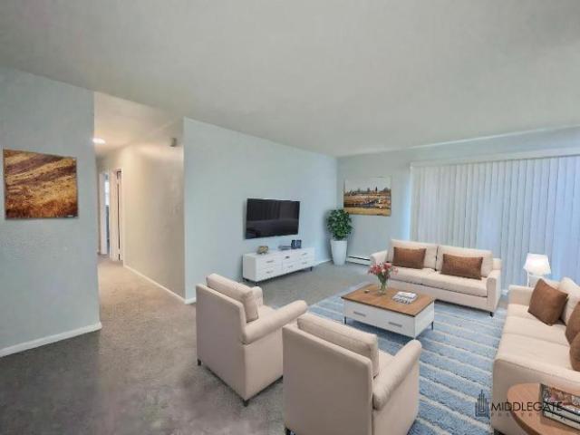 2 Br, 1 bath, Apartment 2248 Hamilton Street