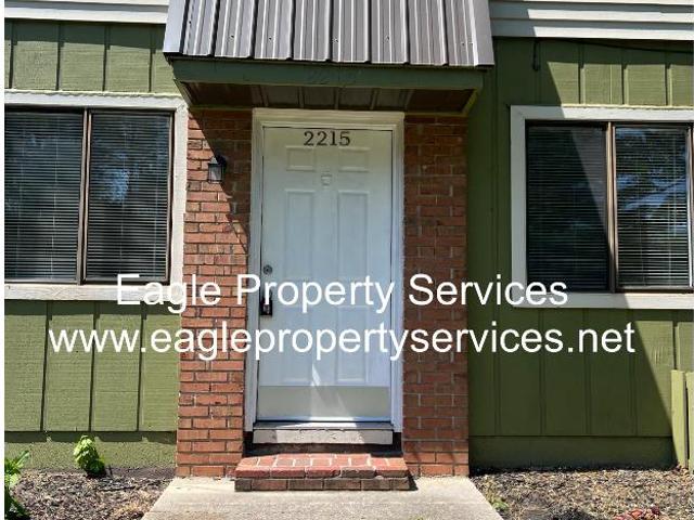 2 Br, 1 bath, Apartment 2200 Raintree Way