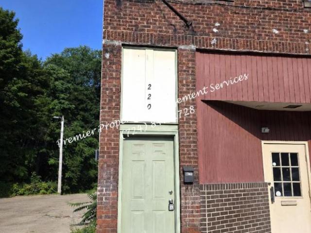 2 Br, 1 bath, Apartment 220 5th St