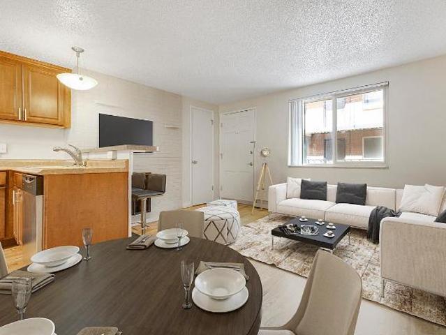 2 Br, 1 bath, Apartment 222 Logan Street