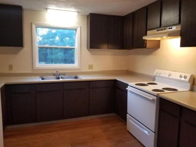 2 Br, 1 bath, Apartment 22 Bishop Rd