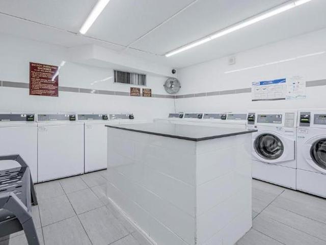 2 Br, 1 bath, Apartment 2350 Birchmount Road