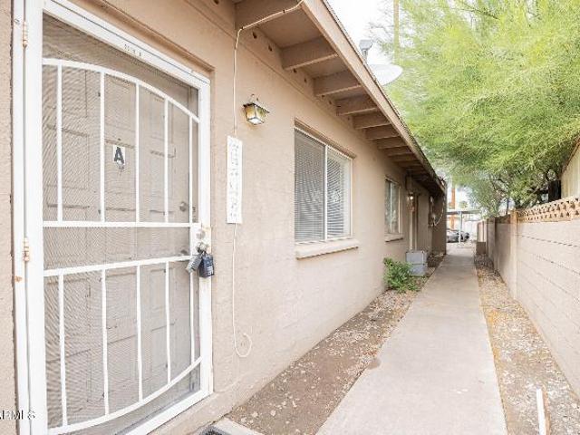 2 Br, 1 bath, Apartment 2352 East Broadway Road