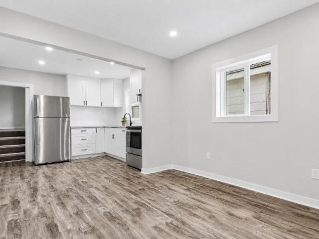 2 Br, 1 bath, Apartment 235 Hamilton Road