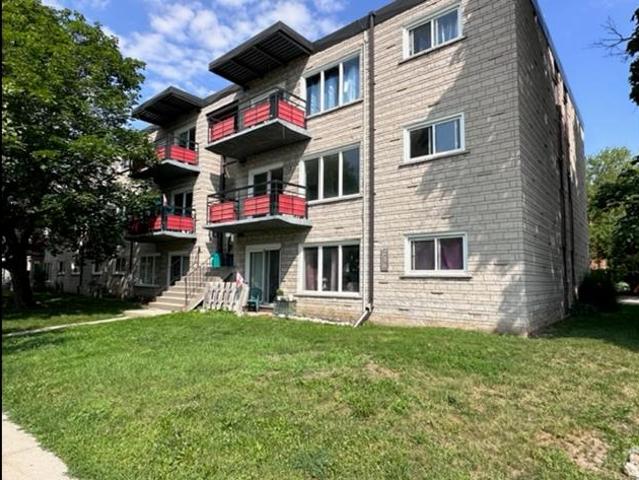 2 Br, 1 bath, Apartment 236 Louisa Street