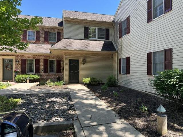 2 Br, 1 bath, Apartment 239 Miller Rd